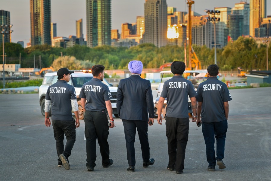 Trusted Canada Security Guard Services – The Falcon Security
